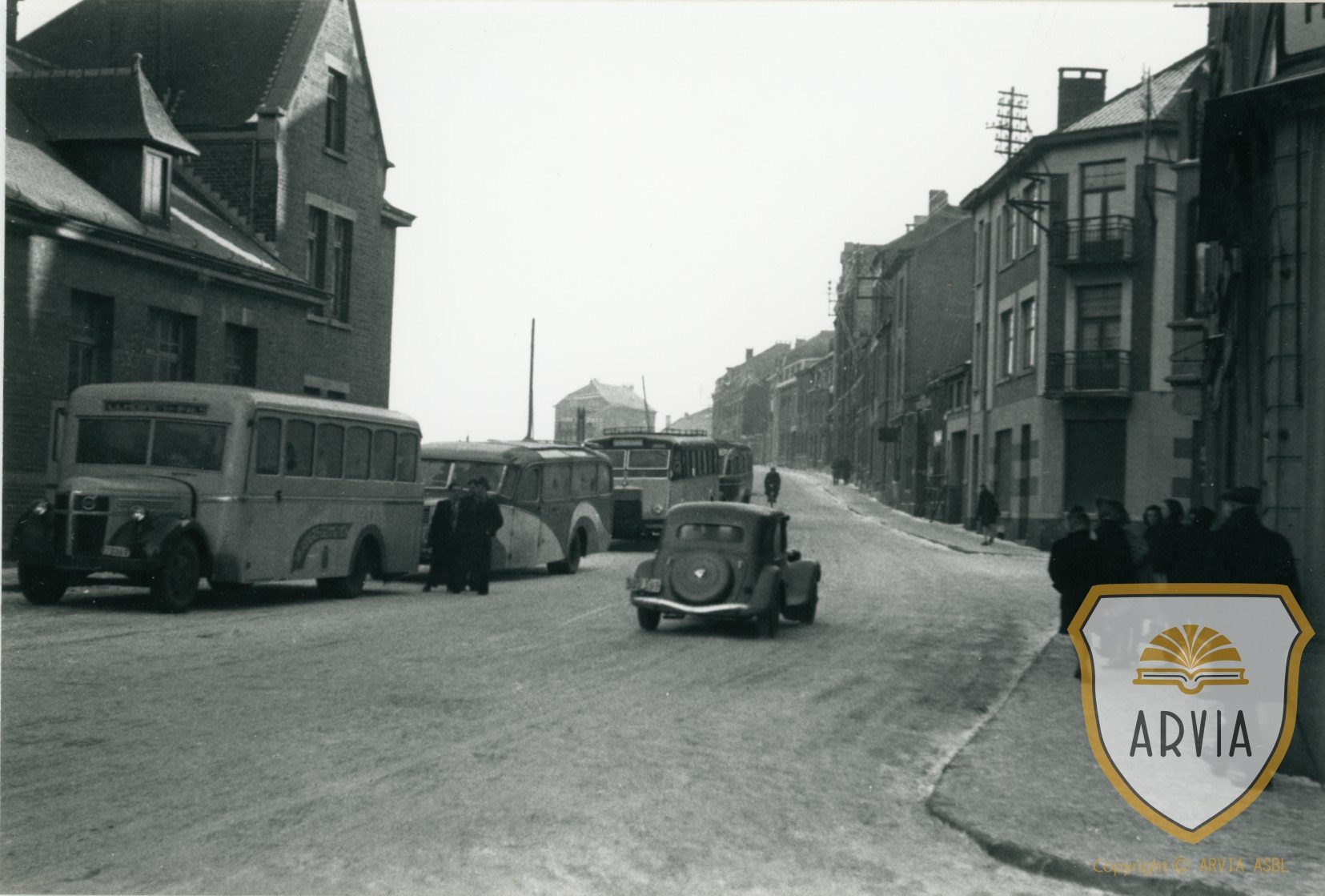 HERVE - 1947 - Hiver Rue Moreau - départ d'une marche FNAPG sur ...