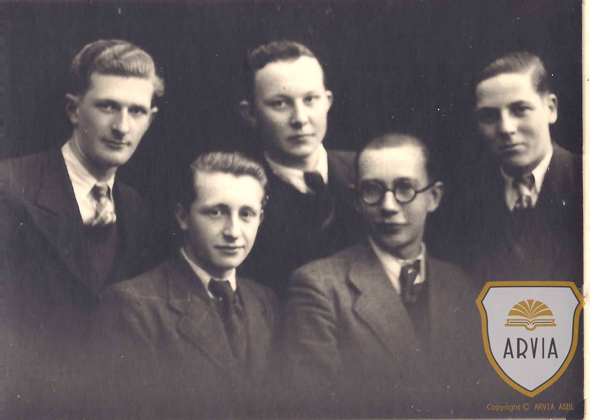 BRUYERES ± 1938 - Jeunes Hommes du Village - ARVIA Archives Herve