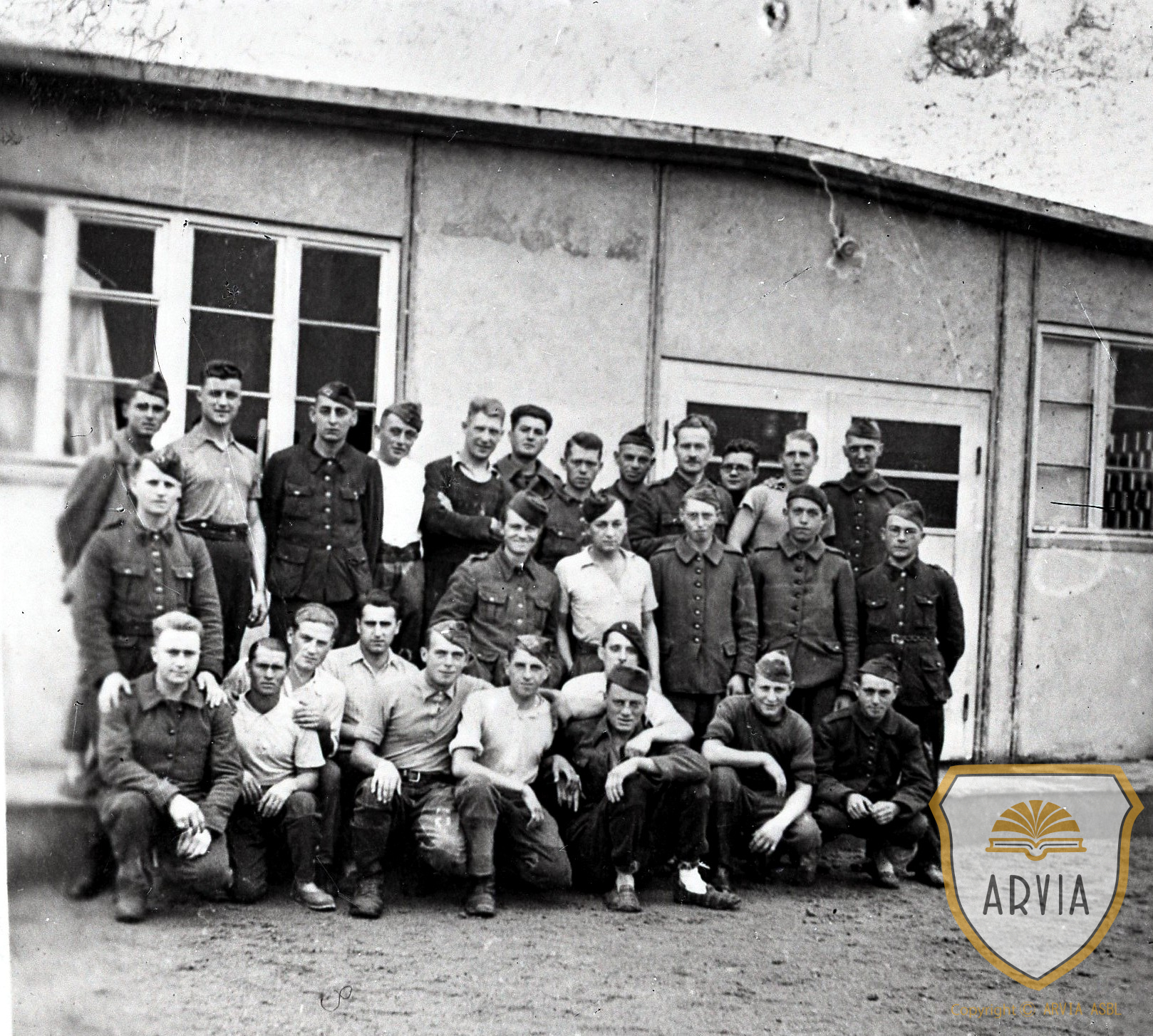 HERVE-±1943-militaire prisonniers de guerre au camp - ARVIA Archives Herve