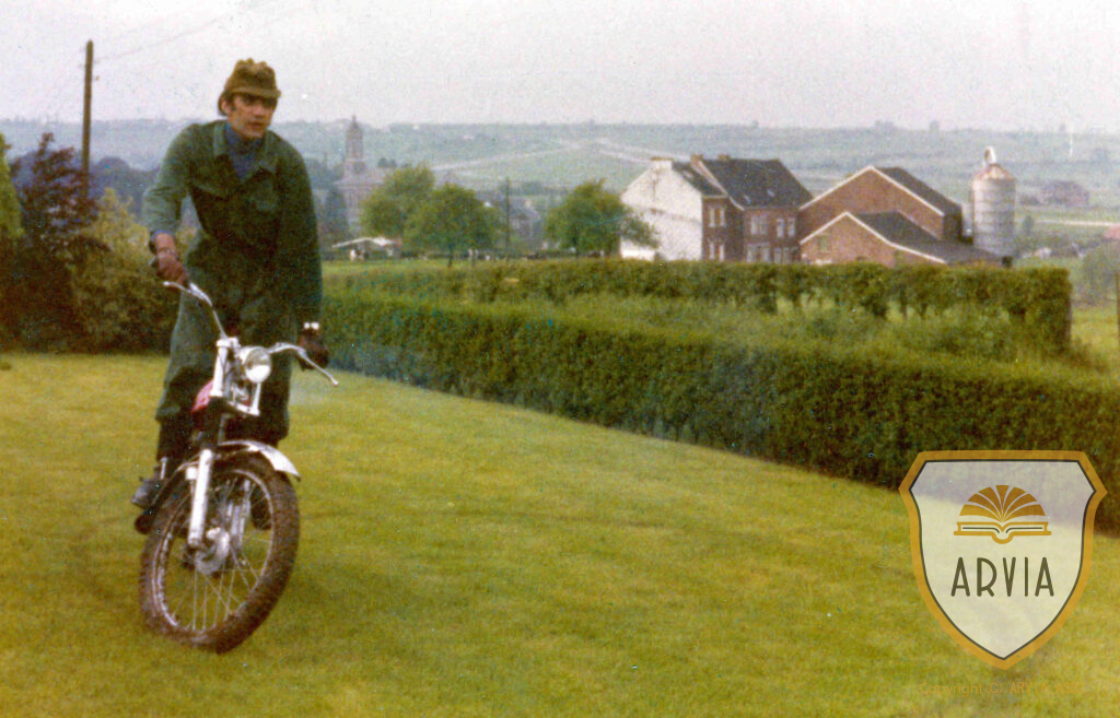 CHAINEUX ± 1960 - Joseph GOEBELS ( Jo ) et sa moto, fils de Winand ...