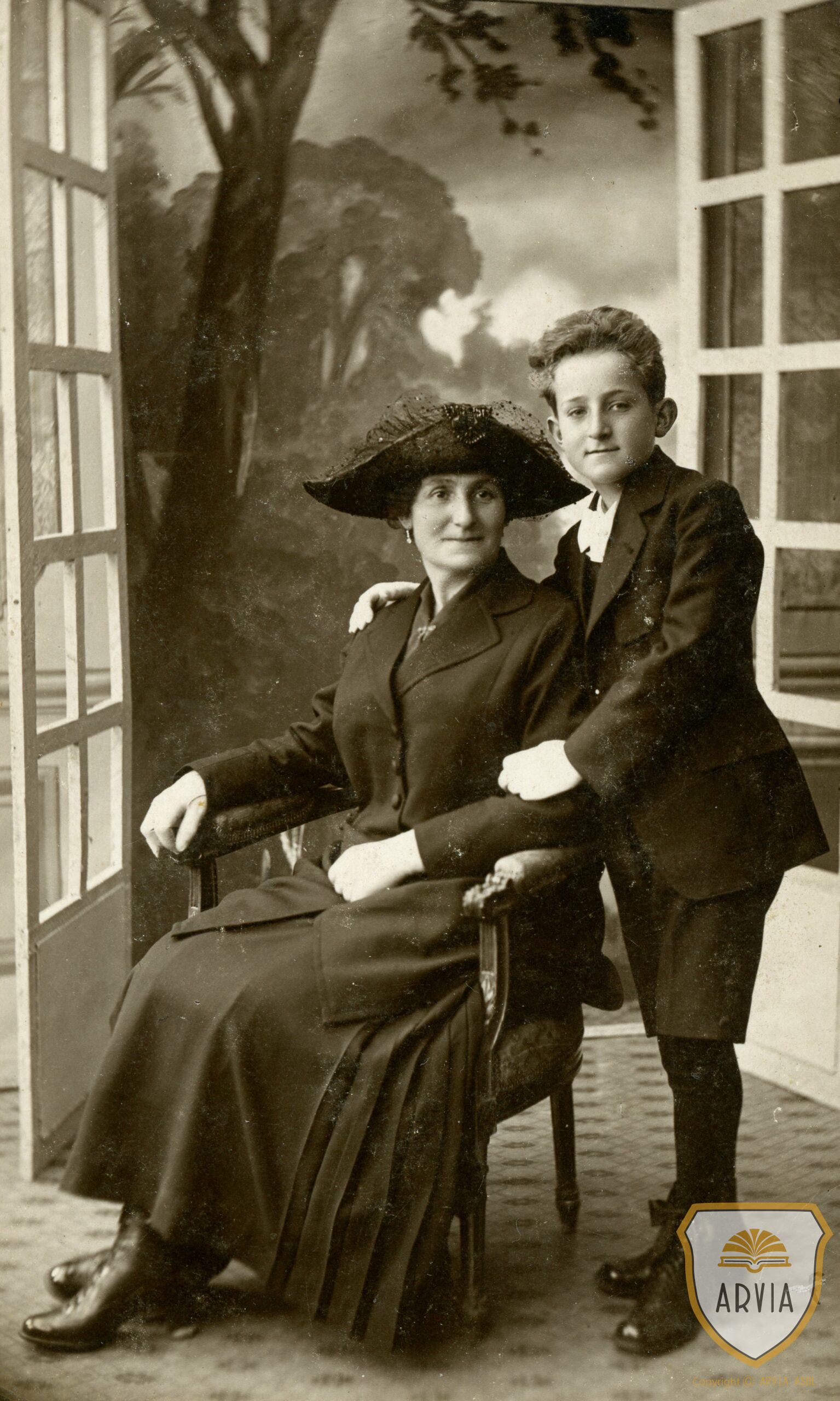 HERVE ± 1950 - deux photos à identifier provenant de la collection de ...