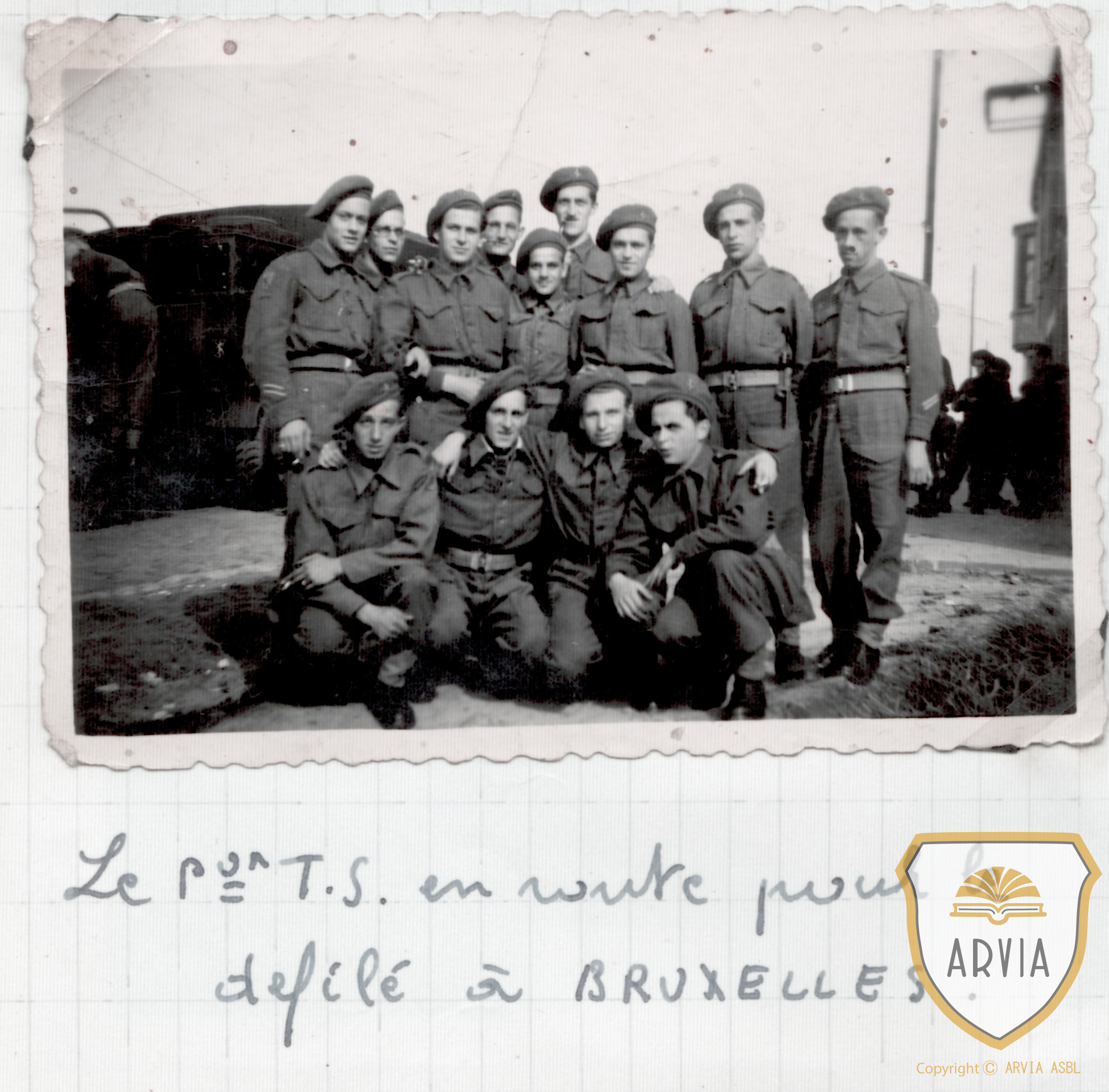 Herve-1945-militaires en route pour le défile à Bruxelles (cahier de ...